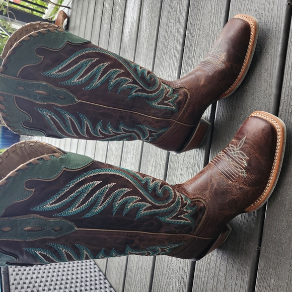 Ariat | Shoes | Ariat Brown And Green Cowboy Boots With Classic Western ...